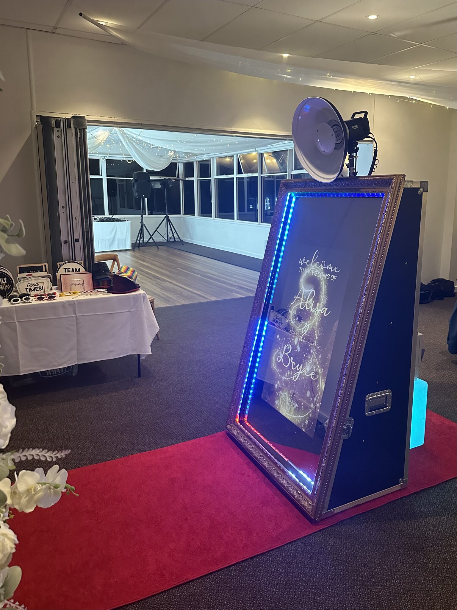 The Magic Mirror - R & L Magical Moments